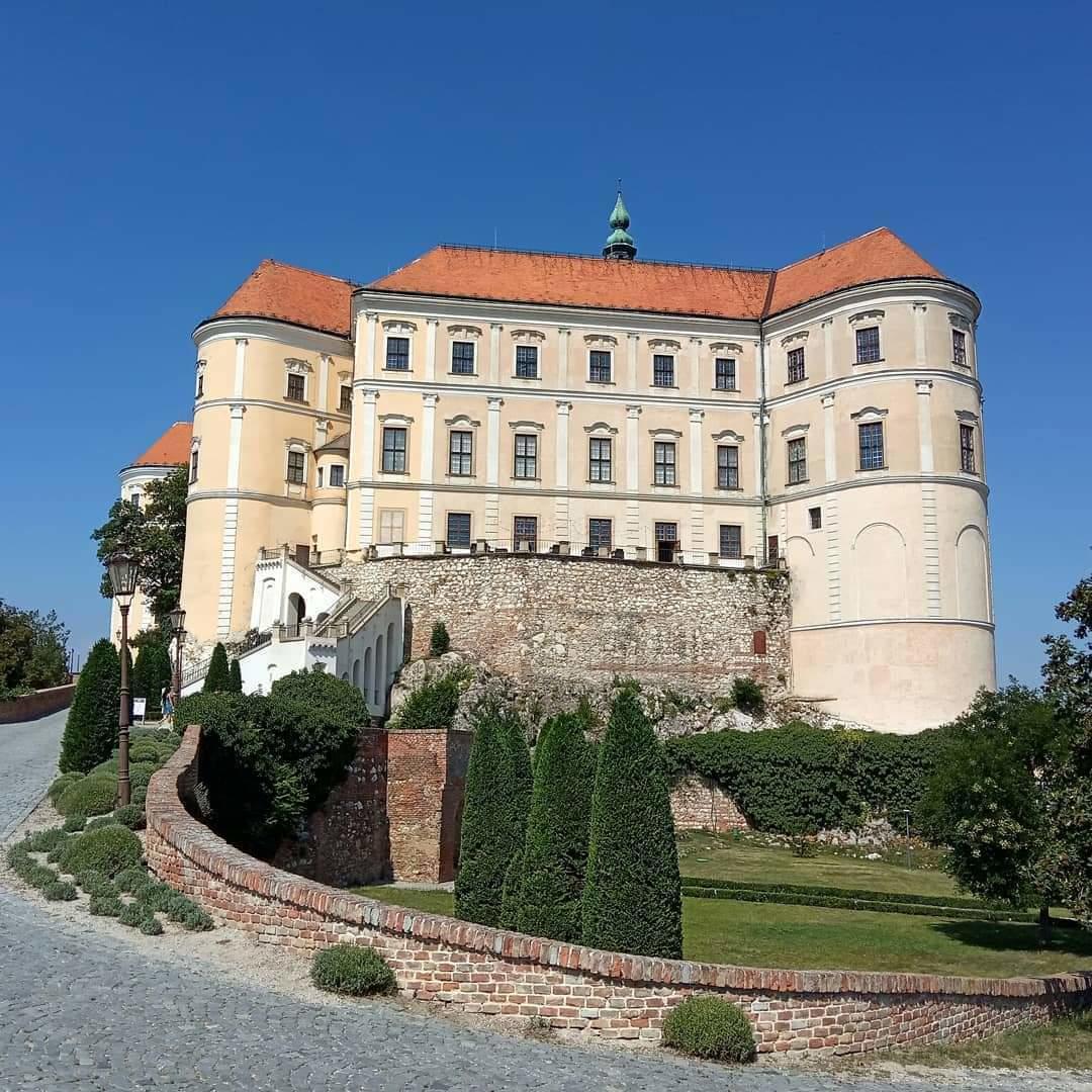 Zámek Mikulov - tip na výlet u místa "Mikulov" | eMimino.cz
