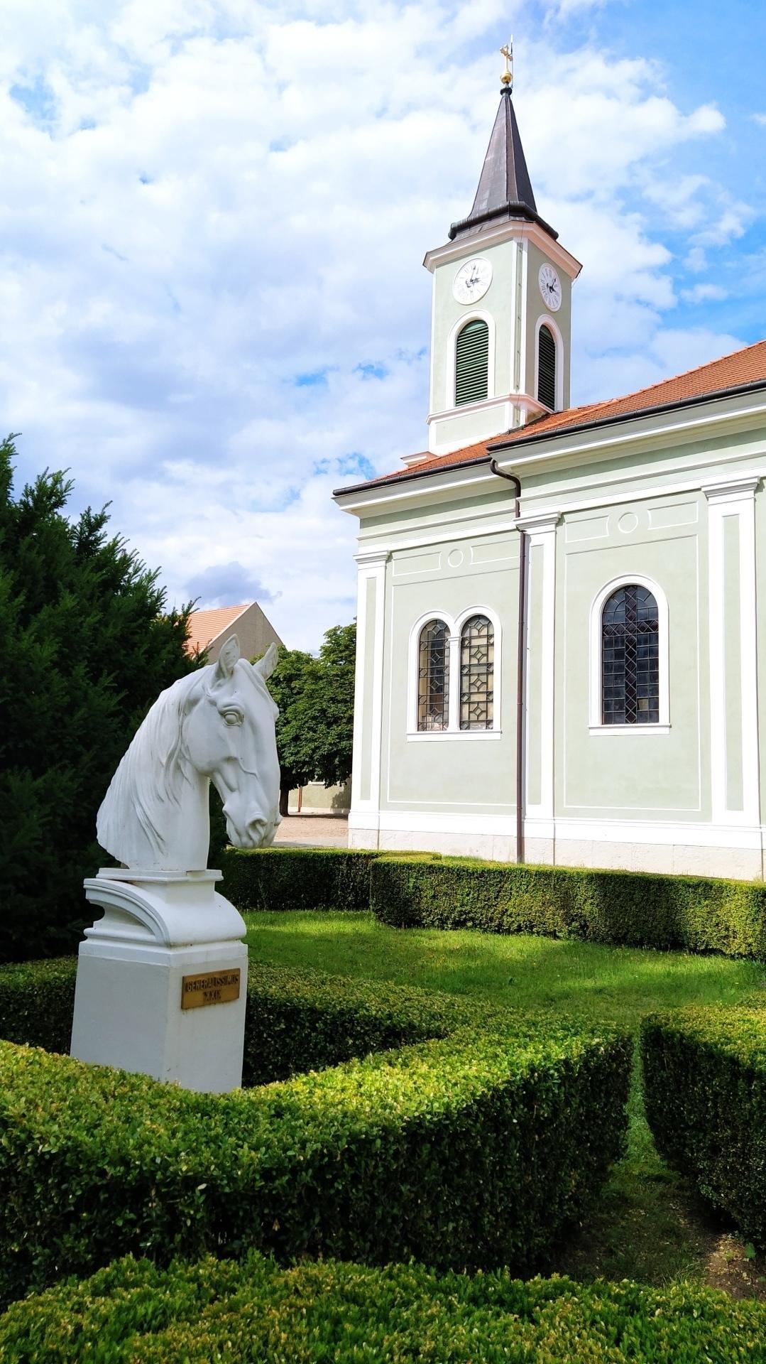 Zámek Kladruby nad Labem - tip na výlet u místa "Kladruby nad Labem ...