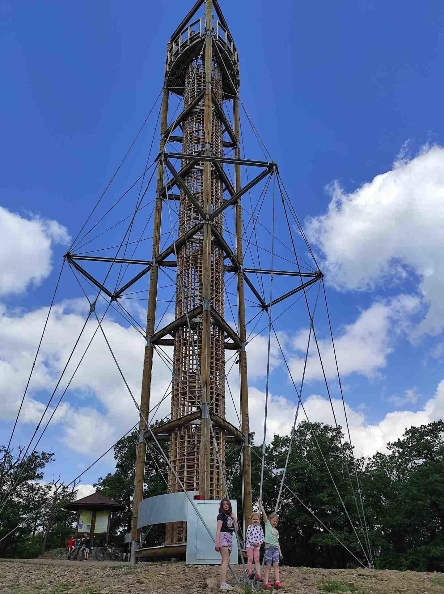 Rozhledna Závist - tip na výlet u místa "Dolní Břežany" | eMimino.cz