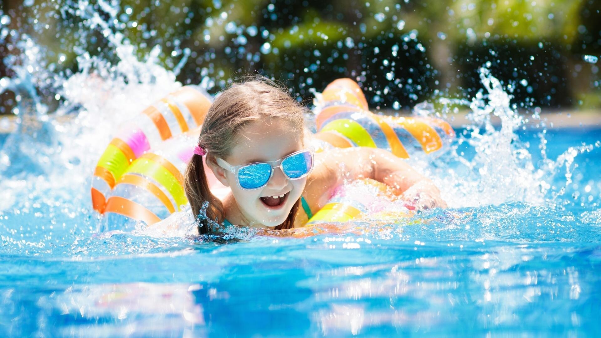 Naučte děti plavat, jen tak zabráníte nechtěné nehodě. Tohle jsou ...