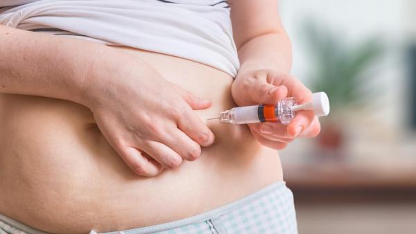 Injekce na ředění krve: Kam se píchají? - eMimino.cz